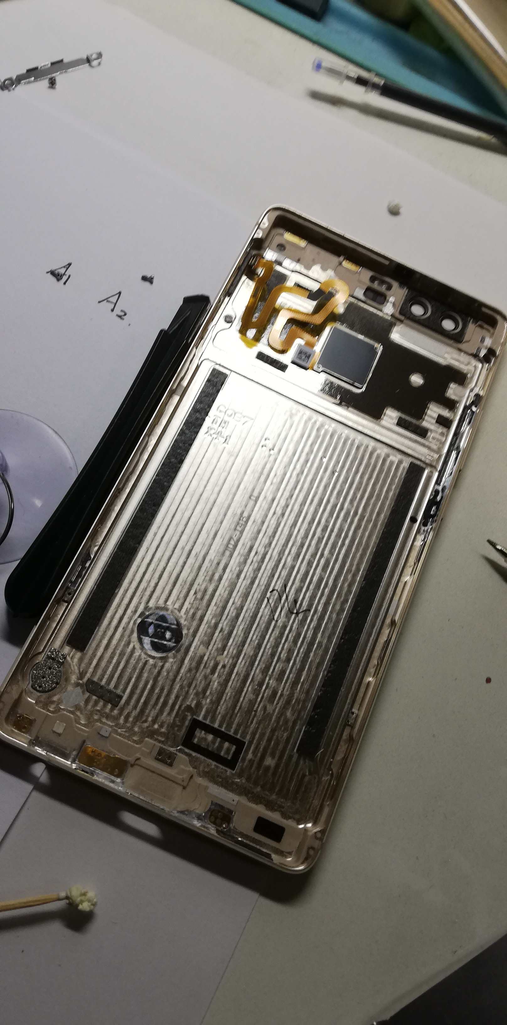 更换华为P9电池 | Superdeep